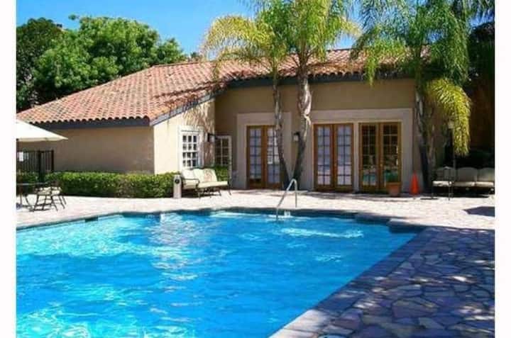 Gorgeous Hideout Close To Ucsd, Utc, Beach - San Diego, CA