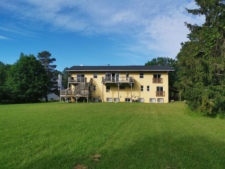 Chalet Blue - “Moose & Bear” (2 Chalets, 10 Bedroo - Collingwood