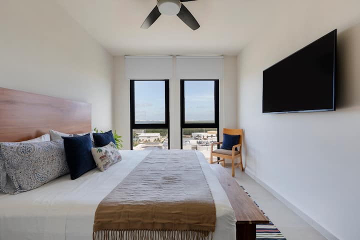 Apartment With Stunning Laguna View W/pool & Gym - Cancún