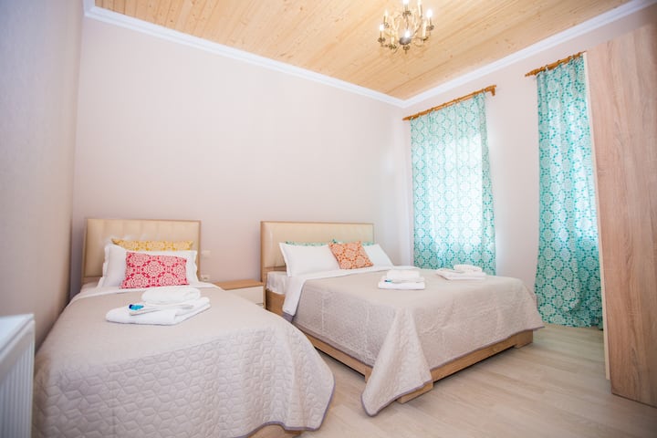 2 Bedroom Apartment In The Old  City - Tiflis