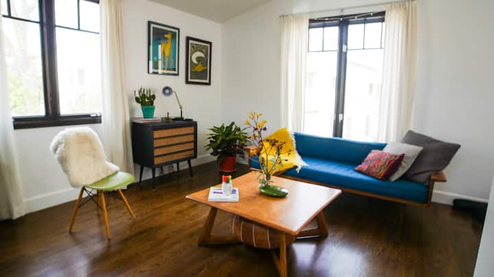 Sunny Studio Apartment In Mid-city La - Los Angeles, CA