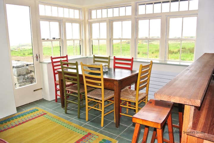 Thatched Cottage, Ocean Views, Minutes To Doolin - Doolin