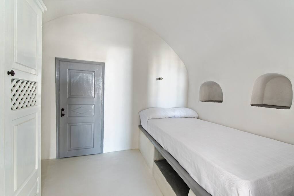 SOUL CAVE HOUSE-VOLCANO VIEW - Houses for Rent in Oia
