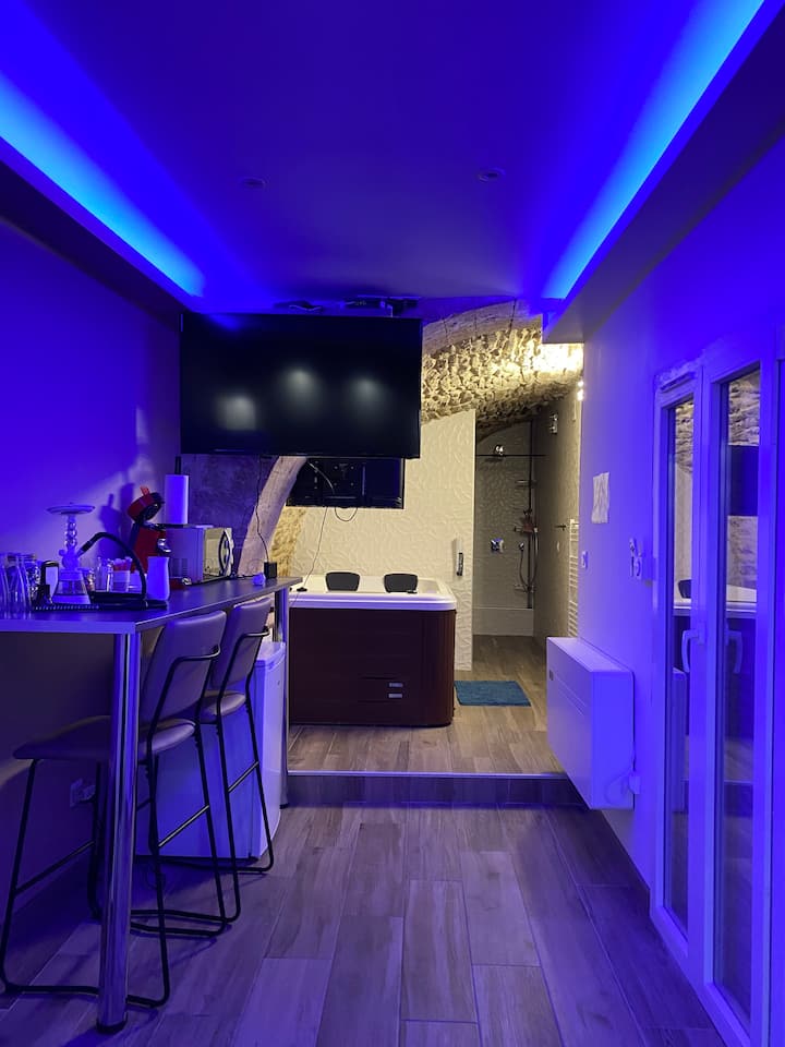 Jacuzzi Room - Nîmes