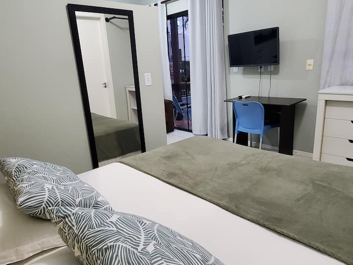 Pequeno Conforto 1 Apto Privativo C/wi-fi, Tv , Ar - Balneário Camboriú