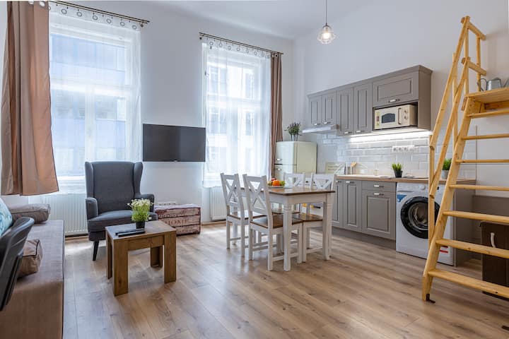 Beata - Nice Studio Apartment With Great Location - Bratislava