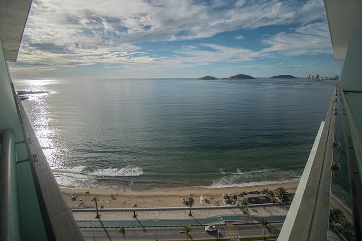 Everything You Need On The Malecon -1503 T Eme - Mazatlán