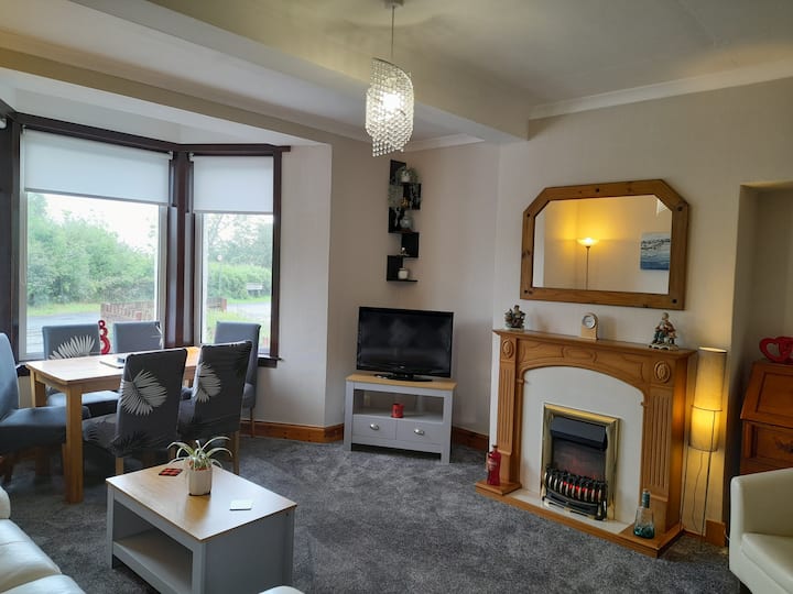Stunning View, Free Off Road Parking, 3 Bedrooms. - Portree