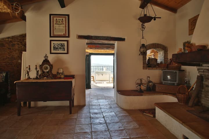 Calabrian Rustic House In Old Town - Pietrapaola