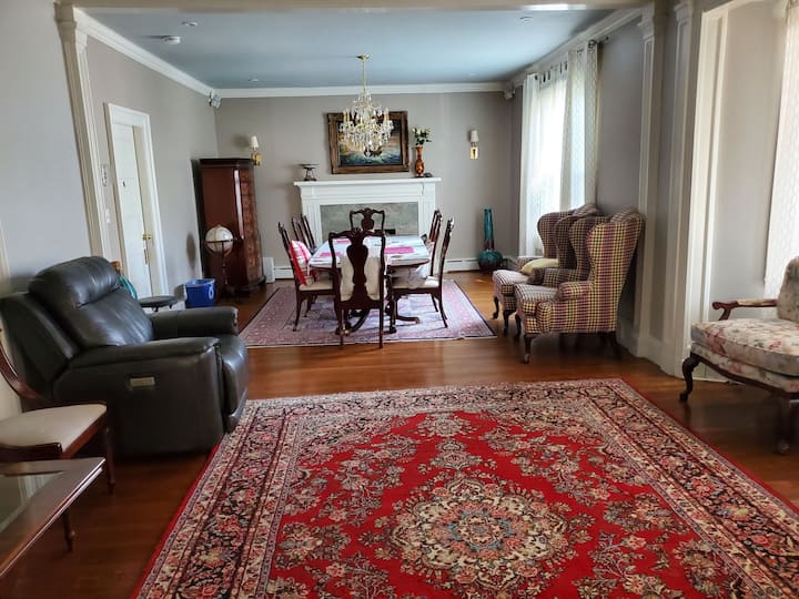 1 Everett Room 1. - Everett, MA