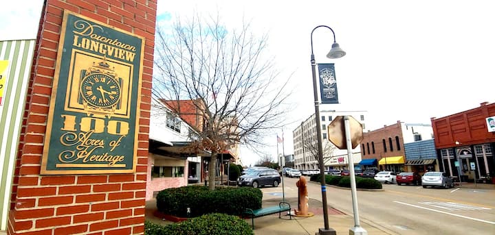 Downtown Longview Cozy Home W/fireplace + Grill - Longview, TX