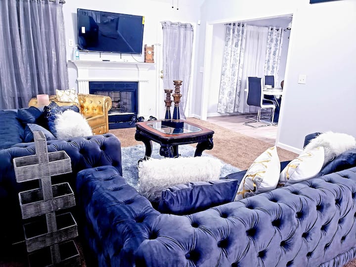 Spacious 5b/3b Home With Jetted Tub - Duluth, GA