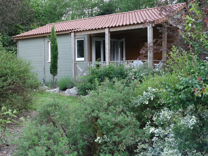 Chalets Du Pontot - Bord D'étang - France