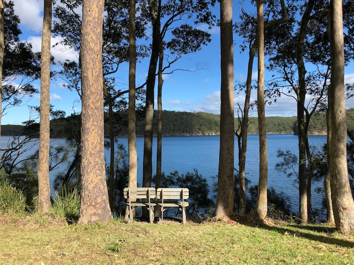 Lake Break Holiday House
-Water Front - Mollymook