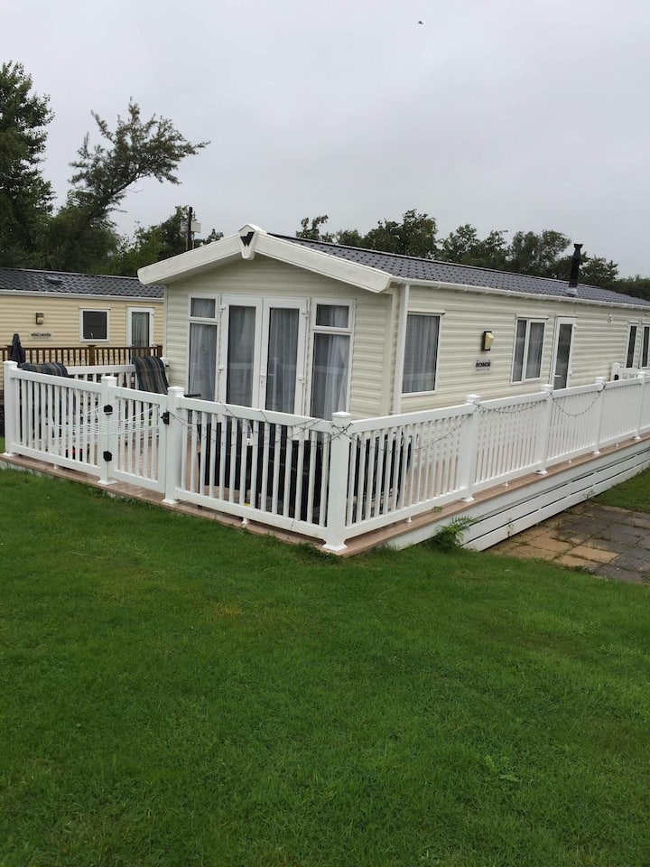 Snowdonia, Beach, Pool, Activity Park - Gwynedd
