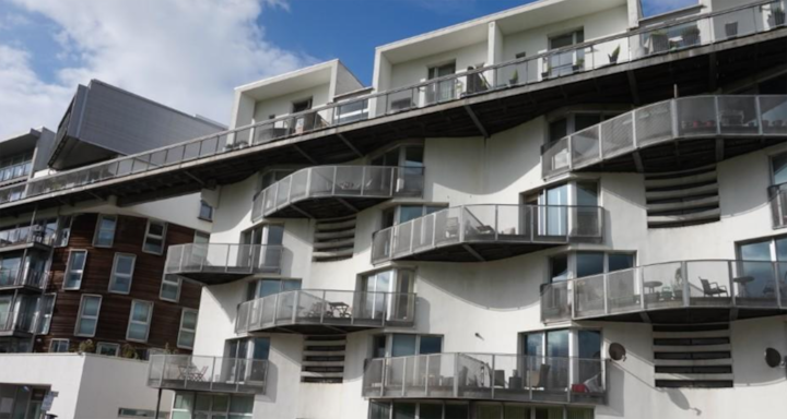 City Centre Glasgow Green Balcony Apartment - Glasgow