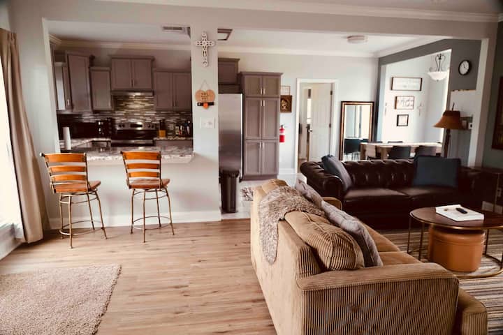 South Lake Charles - Feels Like Country! - Lake Charles, LA