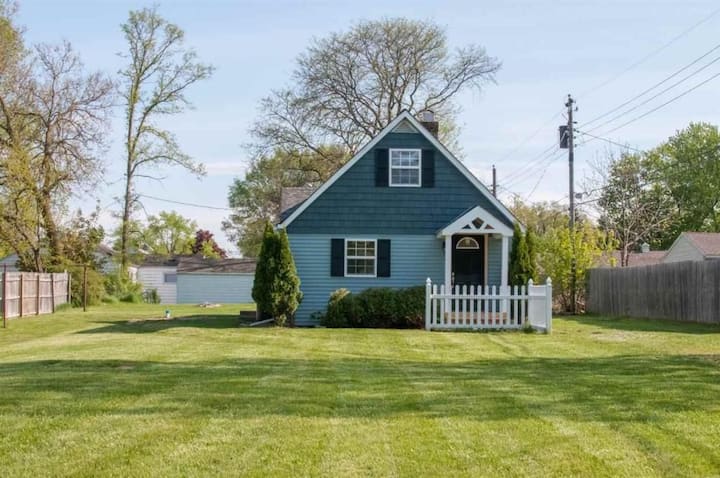 Walk To Nd Completely Updated Home W/ Theater! - South Bend, IN