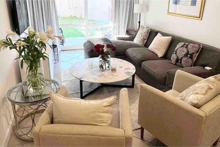 Warm And Cosy Home In The Heart Of Sandton - Sandton