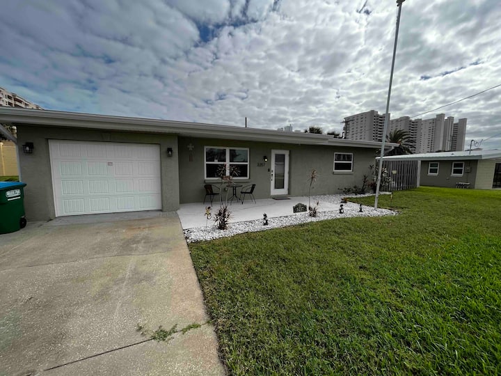 The Walls Beach Home - Ponce Inlet, FL