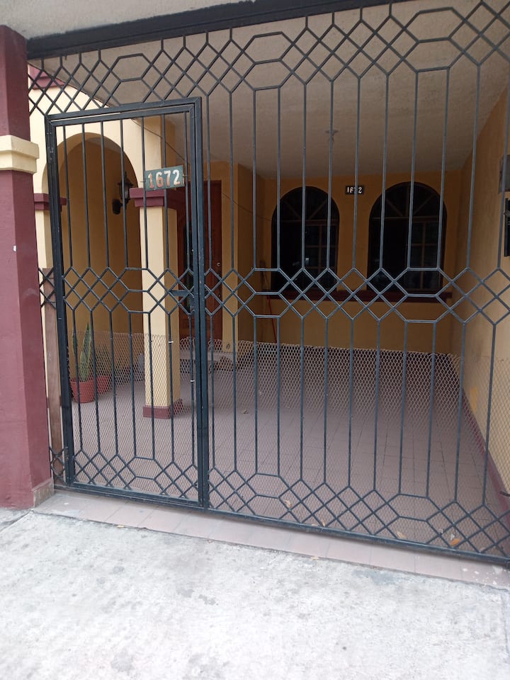 Mini Casa Familiar Con Cochera - Monterrey