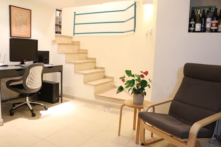 Your Home Away From Home - Big Apt. In Baka'a - Jerusalem