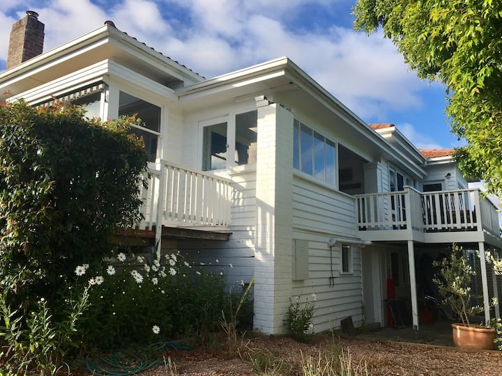 Rust's House - Lorne