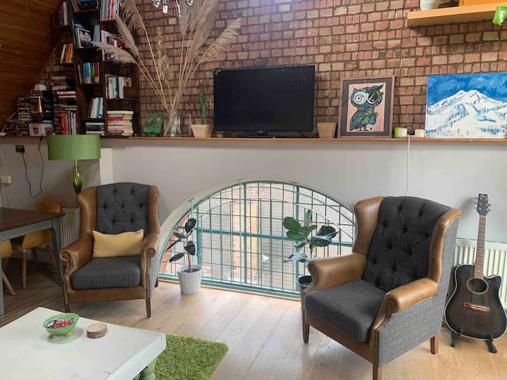 19th Century Church; Spacious Maisonette - Harrow