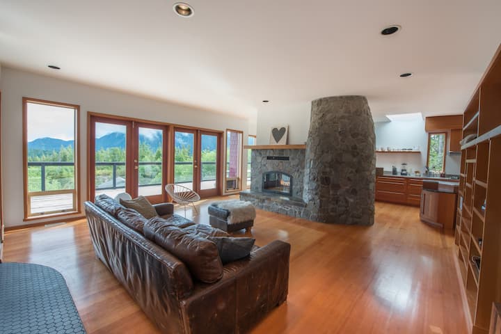 Salt - West Coast Home With The Best View In Town! - Tofino