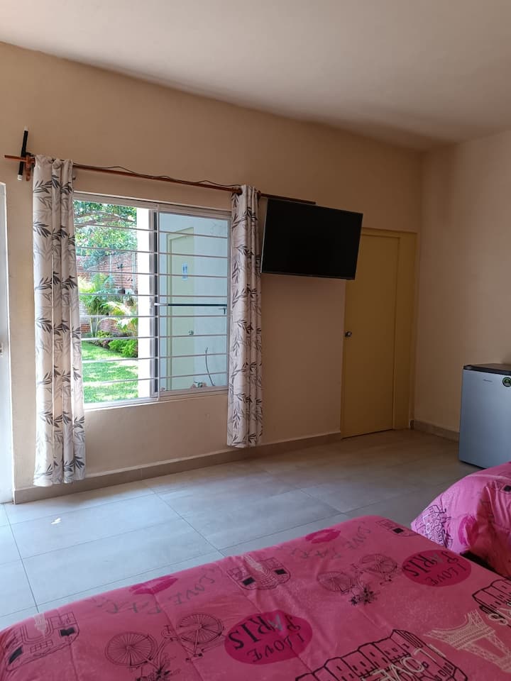 Casa Con Alberca, Jardín Y Terraza. - Cuautla