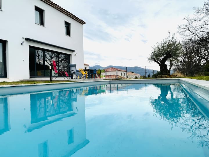 Maison Contemporaine Avec Piscine Chauffée - Auriol
