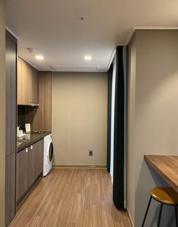 |해운대 엘본더스테이 신축|#해수욕장1분#시몬스#호텔침구#중심가#취사가능#넷플릭스#벡스코 - Busan