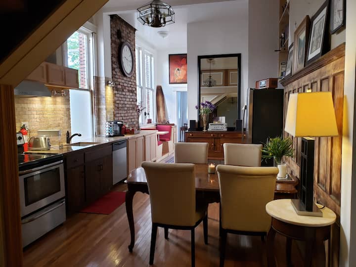 Beautiful Sunny Room - Savannah, GA
