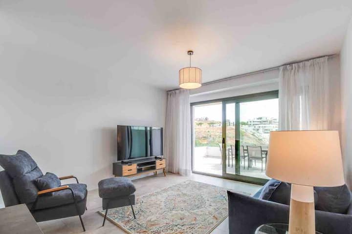 Freshly Decorated Holiday Home In Estepona - Estepona