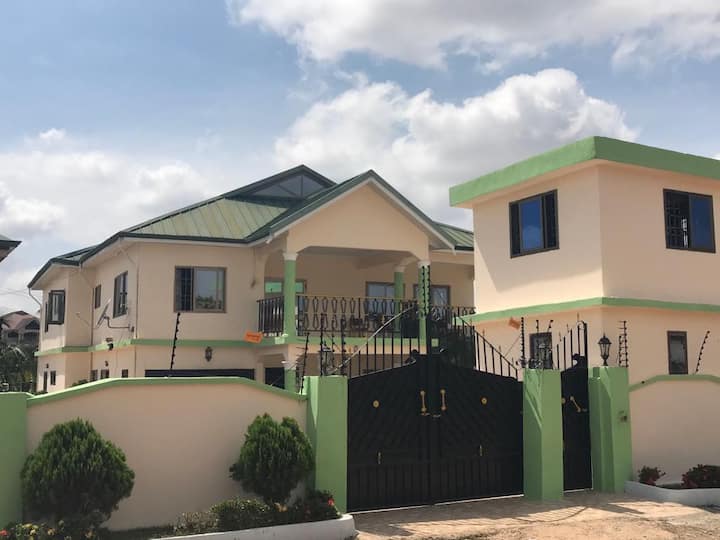 Evergreen Executive Hostel - Kumasi