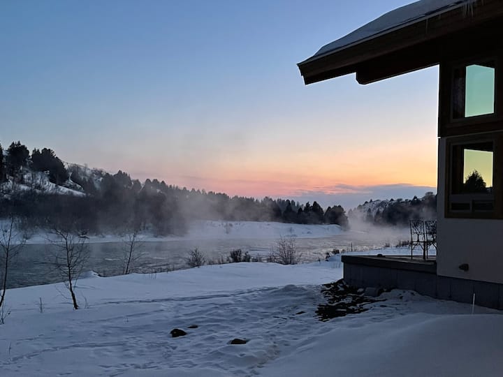 Yellowstone - Riverfront Chalet - Ashton, ID