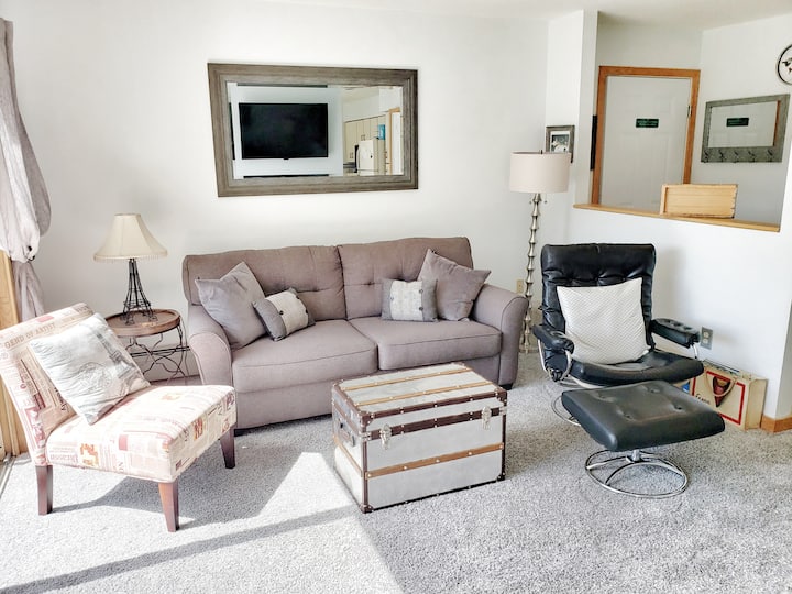 Spacious Stowe Condo Amzing Views W/shared Hot Tub - Stowe, VT