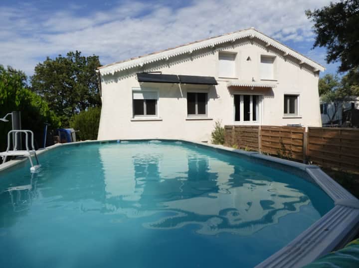 Maison Détente,  Jardin, Jeux, Piscine - Courthézon