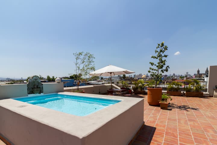 Apartamento Cercana De Catedral Con Alberca Y Ac. - Guadalajara