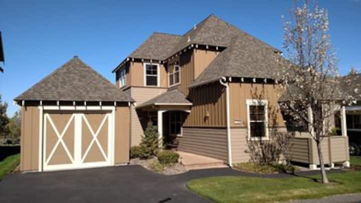 Desert Sky, Sunsets, Mt View’s And Private Hottub! - Eagle Crest, OR