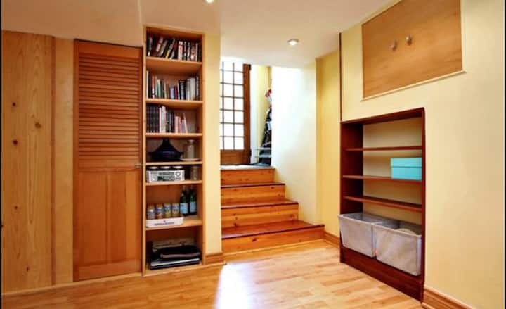 Entire Apartment (Lower Part Of A House) - Toronto