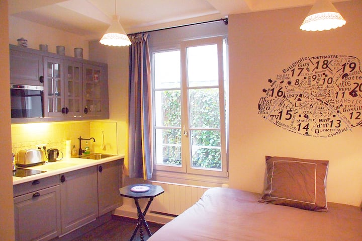 Safe And Cosy Petit Paris In Le Marais - Párizs