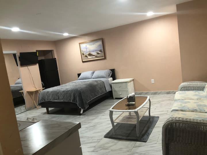 A Studio Apartment Attached To Home - New Port Richey, FL