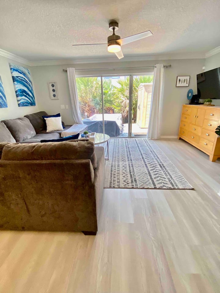 Oceanfront Complex, 3 Min Walk To The Beach! - Cape Canaveral, FL