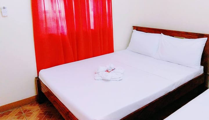 Beach Front Batanes: Family Room For 5 Free Bfast - Ivana