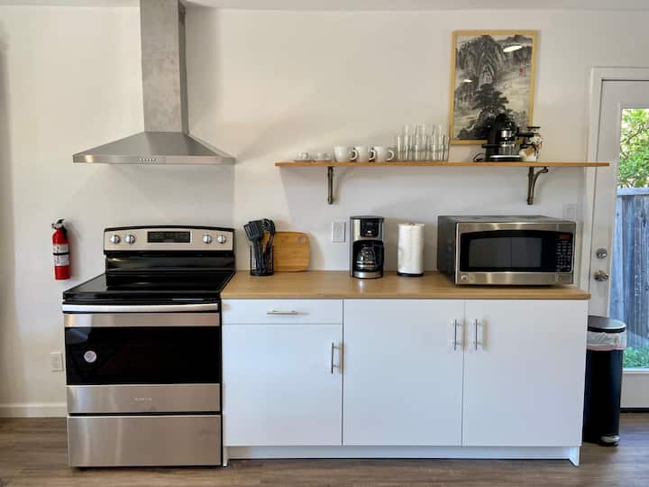 Spacious Bright Renovated 2 Bedroom 2 Bath Central - Redwood City, CA