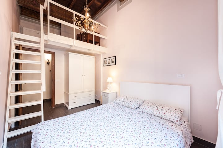 Cleopatra Central Apartment In Florence - Florencia