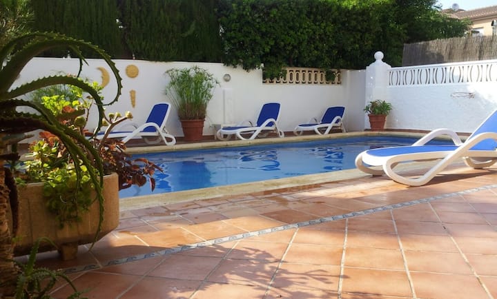 Magnifico Adosado Con Piscina Privada En Gandia! - Guardamar