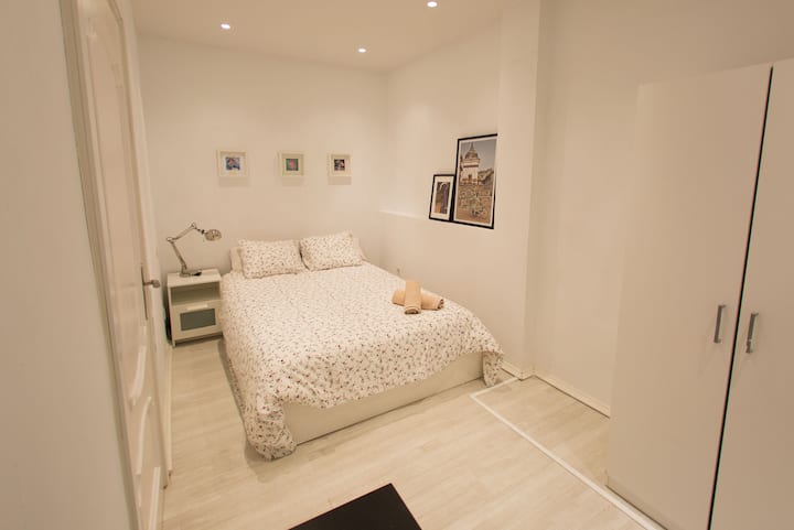 Full Apartment. Lavapies, A/c - 마드리드