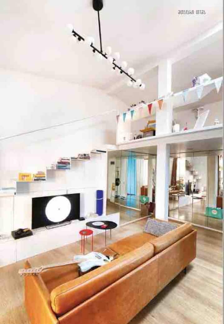 30sqm Loft + 20sqm Cozy Green Balcony - 트빌리시